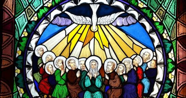 A importância da Virgem Maria em Pentecostes
