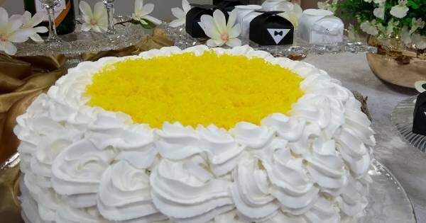 Bolo baba de moça