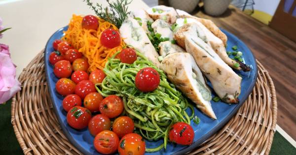 Filet de Frango recheado com Gorgonzola e pera - Santa Receita