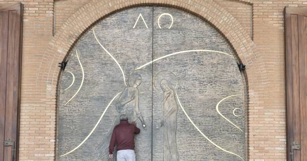 O que é a Porta Santa e como viver seu significado no Ano Jubilar