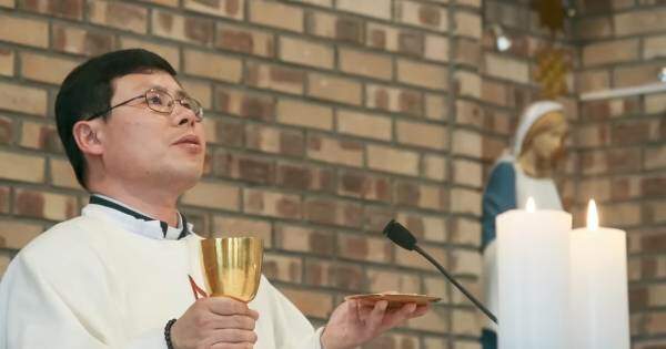 Quem é um padre?: sacerdote coreano inspira documentário sobre sua missão