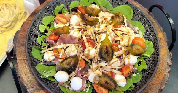 Salada Caprese - Sabor de Vida